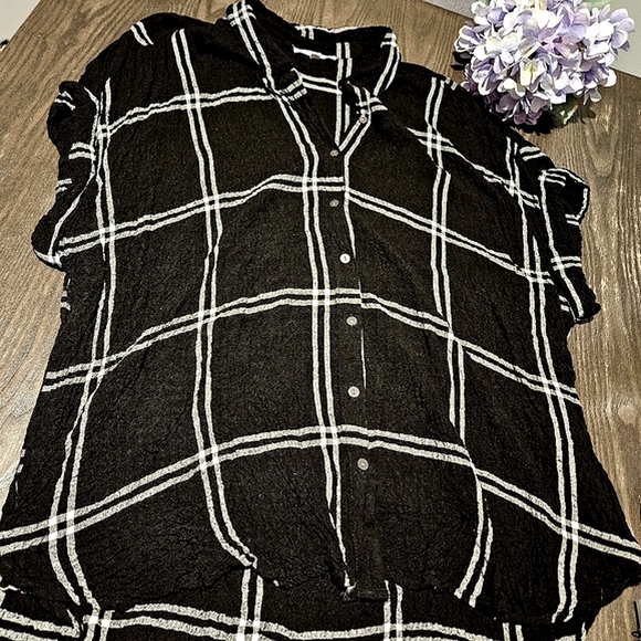 Jane and Delancey | Tops | Black And White Womens Lightweight Blouse ...